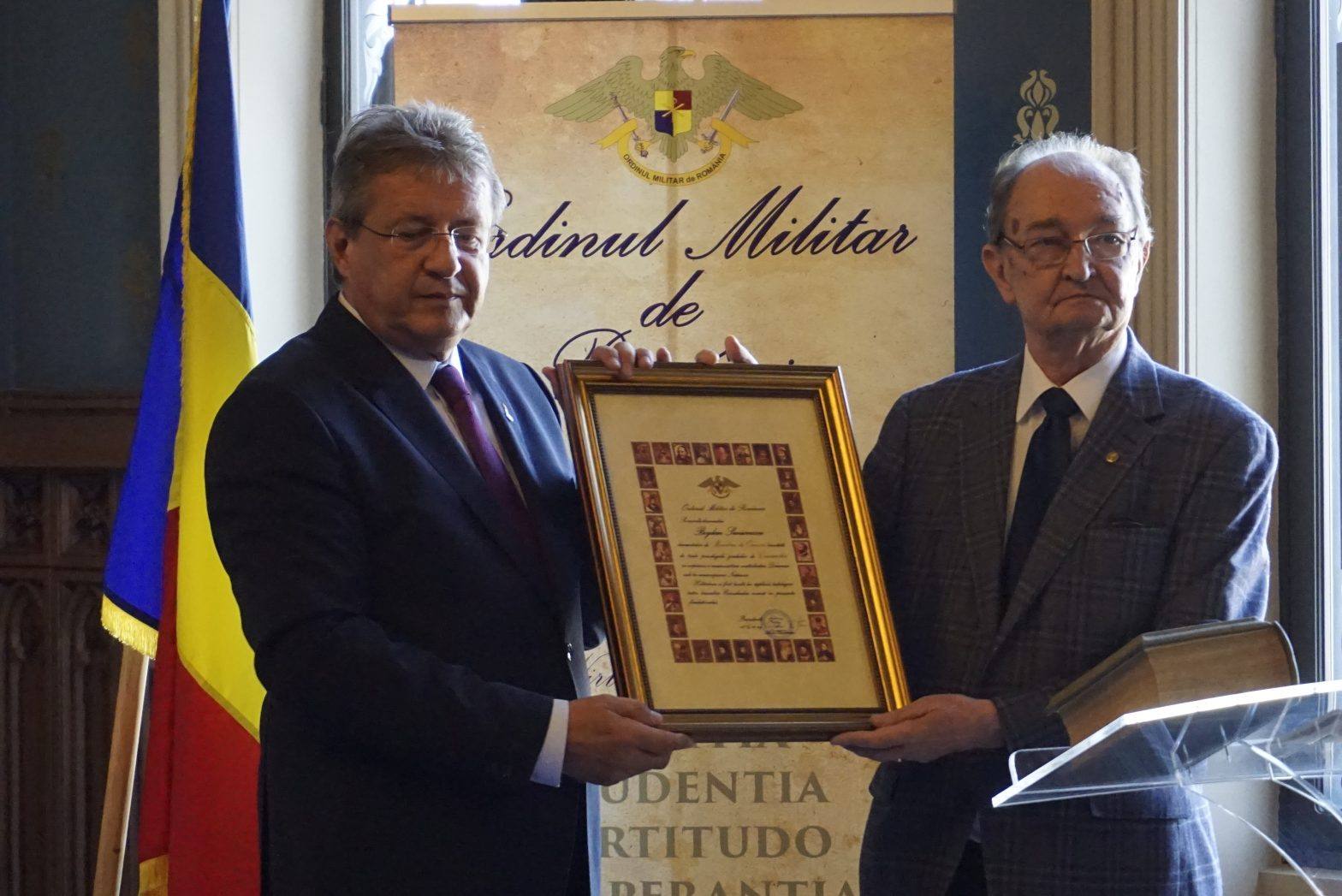 Acad. Bogdan Simionescu, distins cu titlul de Membru de Onoare în Grad ...